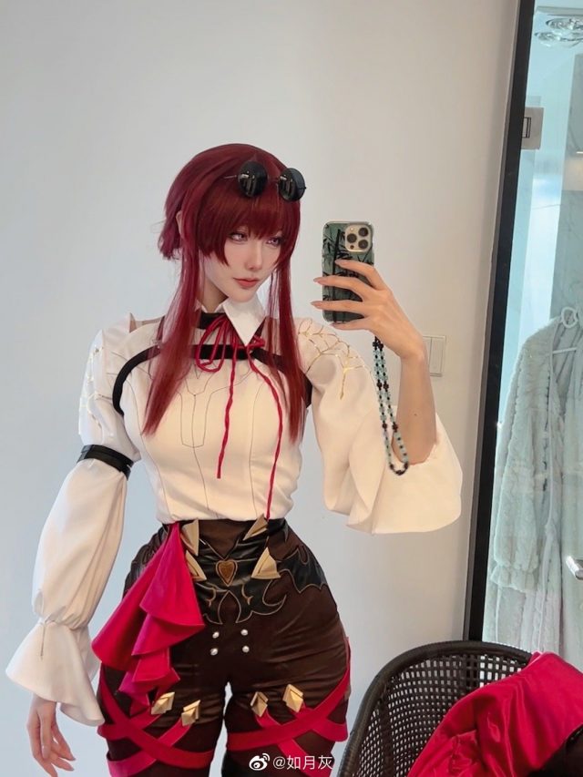 [崩坏：星穹铁道]如月灰cos卡芙卡，性感帅气惊艳亮相！(崩坏星穹铁道花火) - COS森林