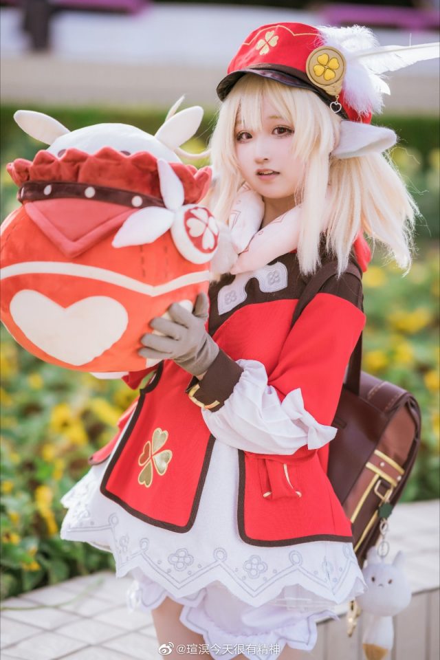 女coser化身《原神》中“蔷薇魔女”丽莎Lisa，魅力十足(cos原神女角色) - COS森林