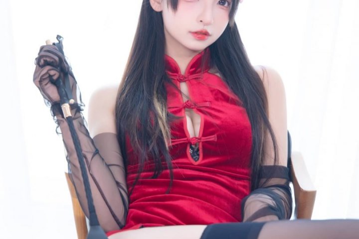 神楽坂真冬cos_甜蜜皮鞭 | 神楽坂真冬_甜蜜皮鞭·红色旗袍cos [75P-173MB] - 趣画阁